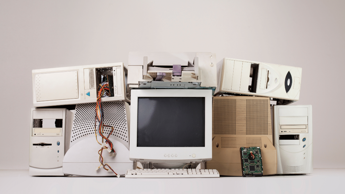 How to Responsibly Recycle E-Waste (Guide)